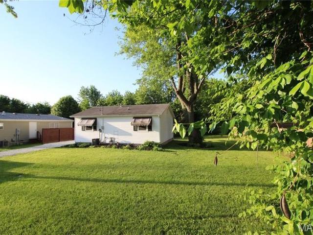 704 E Mortimer St, New Florence, MO 63363
