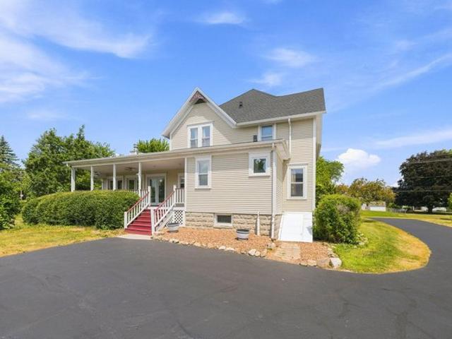 704 E Sherman Ave, Fort Atkinson, WI 53538