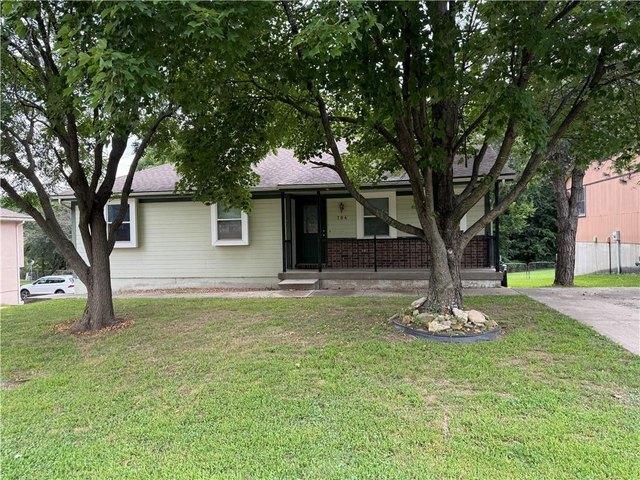 704 Hillcrest St, Pleasant Hill, MO 64080