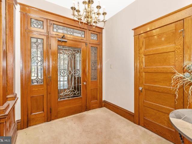 704 Oak Hill