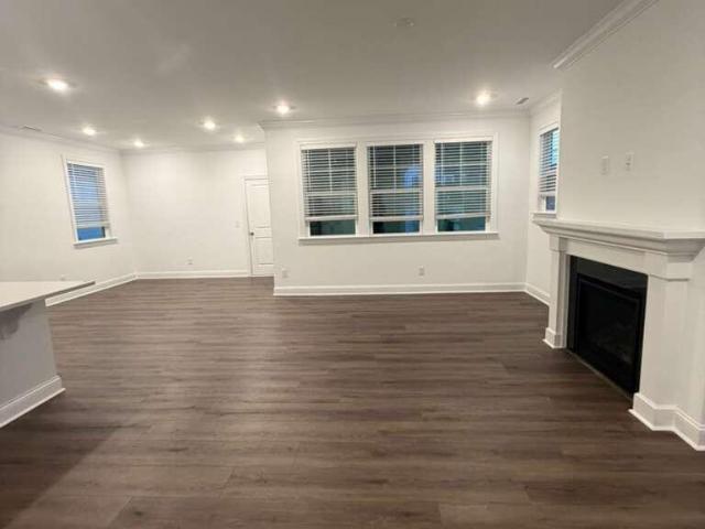 704 Longleaf Grv Lane