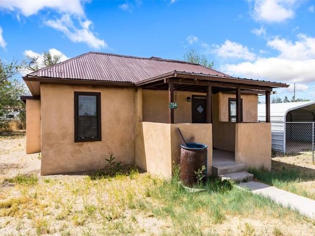 704 Loring Ave, Estancia, NM 87016