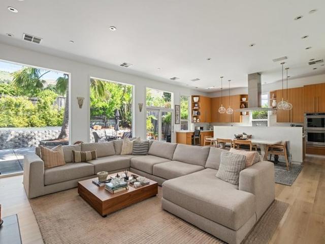 704 Las Colindas Rd, San Rafael, CA 94903