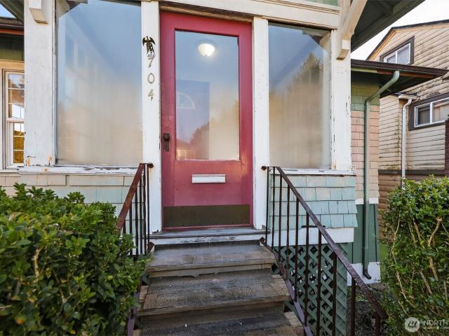 704 Lincoln St, Hoquiam, WA 98550 | Compass
