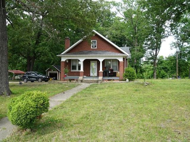 704 Lynchburg Ave, Brookneal, VA 24528