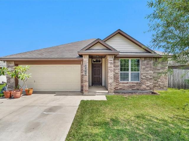 704 Mockingbird St, Navasota, TX 77868