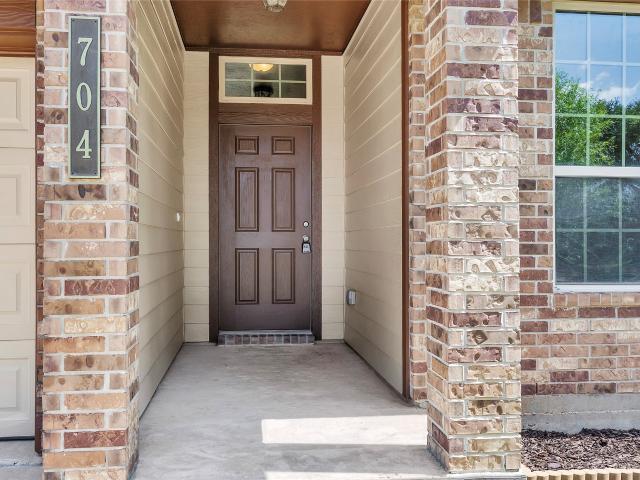 704 Mockingbird Street