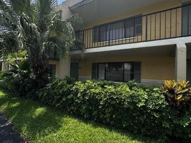 704 Meadows Cir Unit 704, Boynton Beach, FL 33436