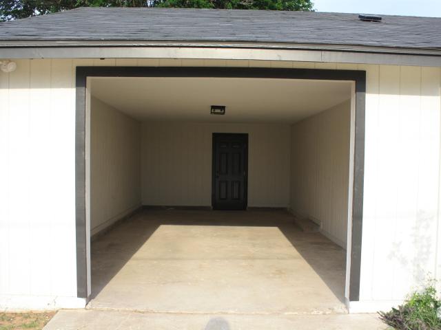 704 N Dagmar