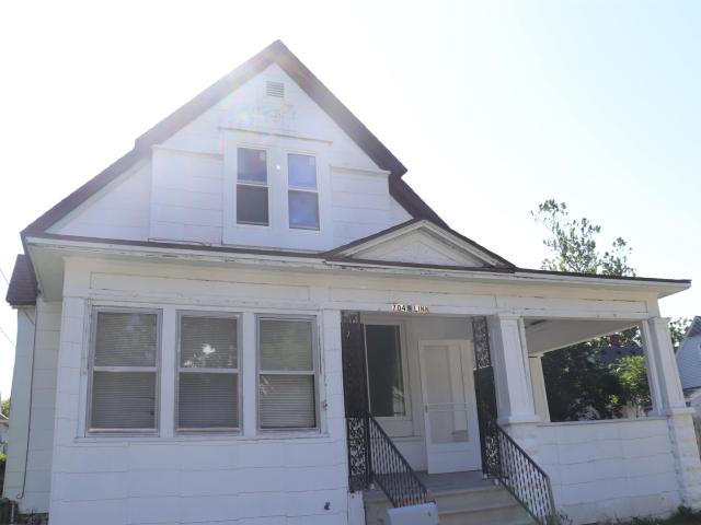 704 N Linn Street