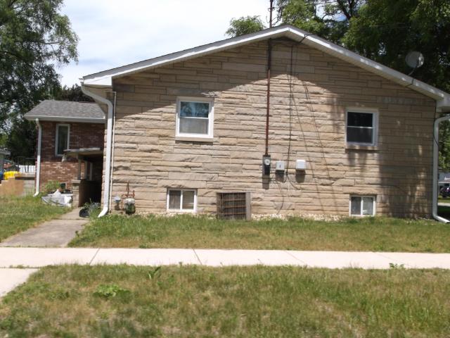 704 N Oakwood Drive