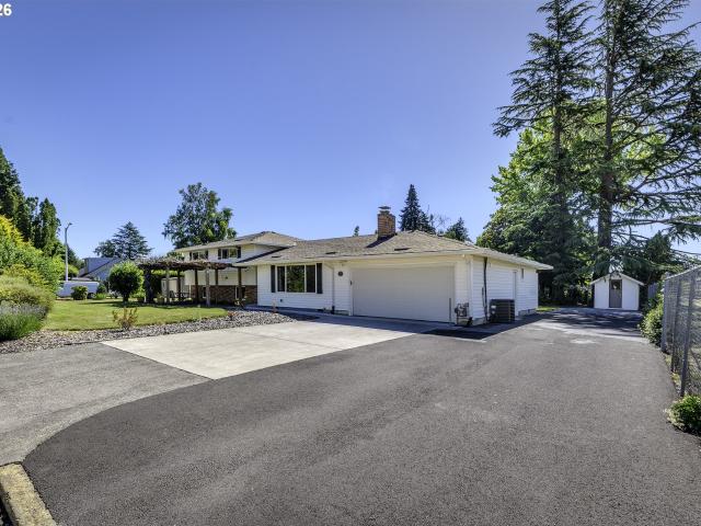 704 ne linden ave