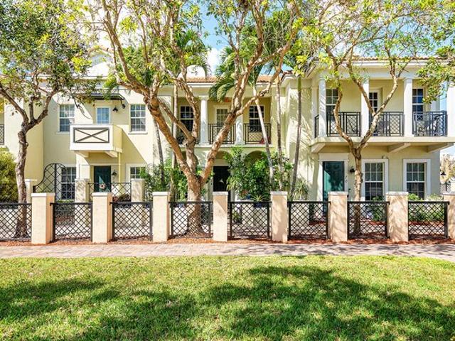 704 NW 83rd Pl, Boca Raton, FL 33487