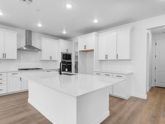 704 S 230 W, Ivins, UT 84738