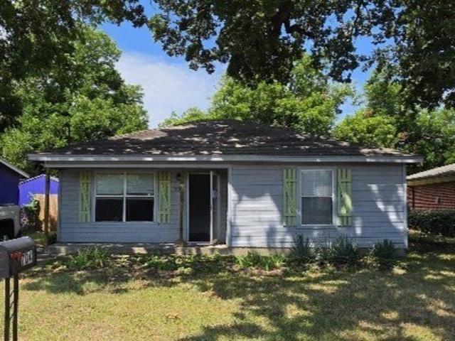 704 S Wilhite St, Cleburne, TX 76031