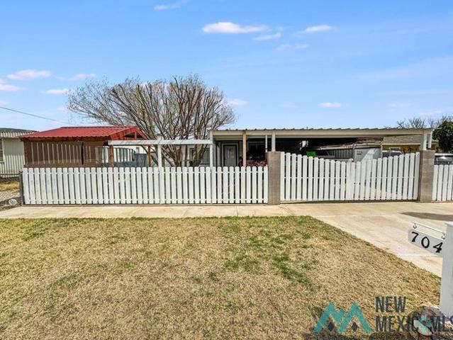 704 S McKinley St, Hobbs, NM 88240
