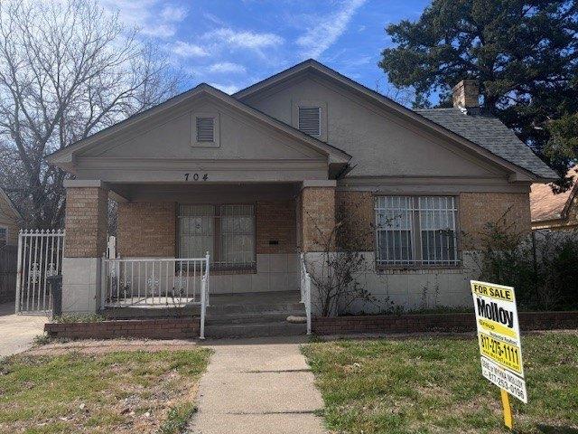 704 S Oakland Blvd, Fort Worth, TX 76103