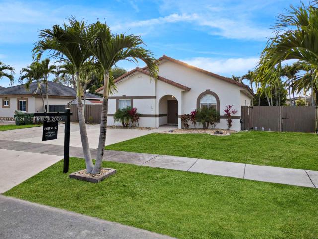 704 SE 14th Pl, Homestead, FL 33033 | MLS #A12009 | Compass