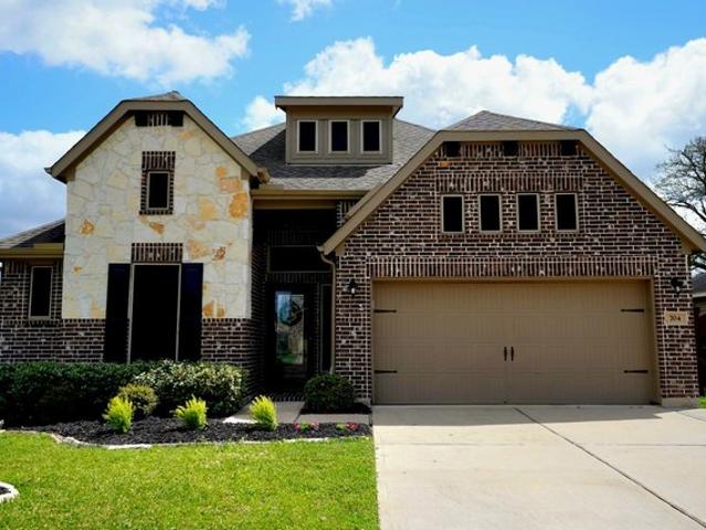 704 Shadow Bnd, Richwood, TX 77531