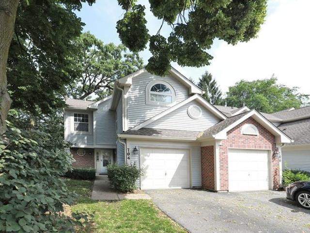 704 Shady Oaks Ct, Elgin, IL 60120