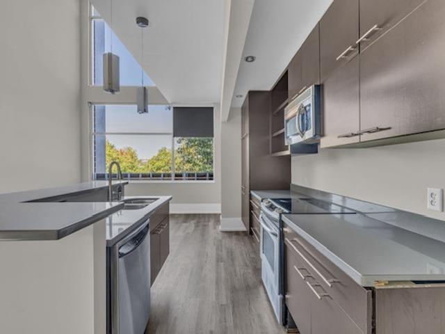 704 Strickland Dr