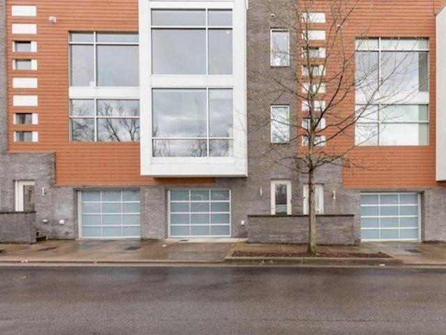 704 Strickland Dr, Nashville, TN 37206