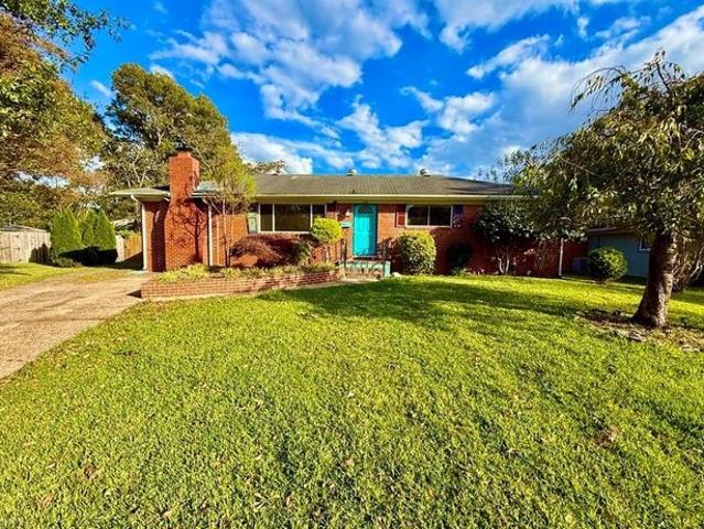 704 Sullivan Cir, Virginia Beach, VA 23455