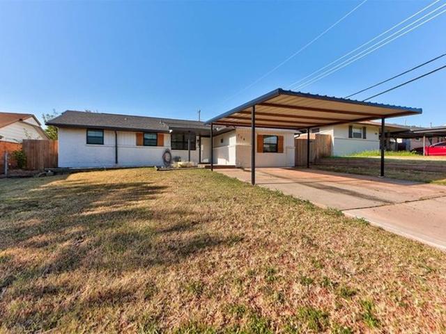 704 SW 1st St, Oklahoma City, OK 73160