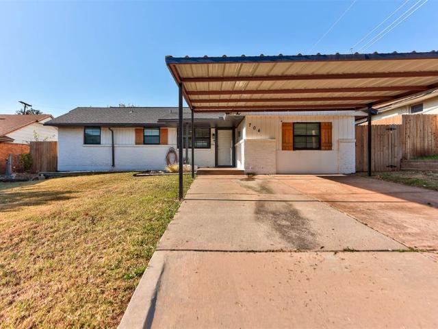 704 SW 1st Street