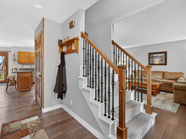 704 SW Maplewood Drive