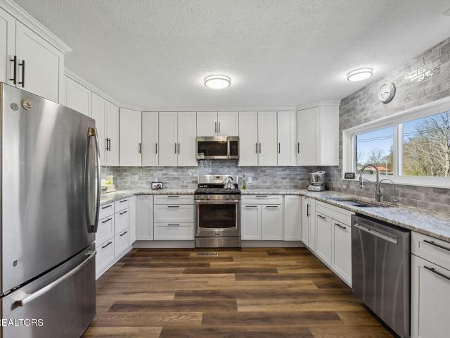 704 Pea Ridge Rd