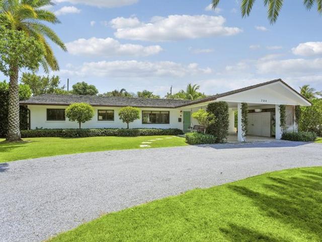 704 Pelican Way, North Palm Beach, FL 33408