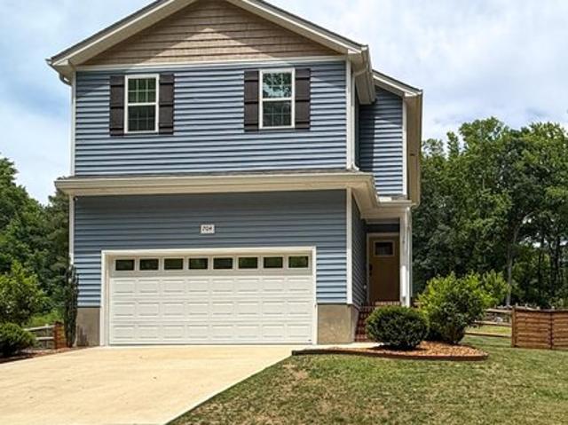 704 Pinecrest St, Carthage, NC 28327
