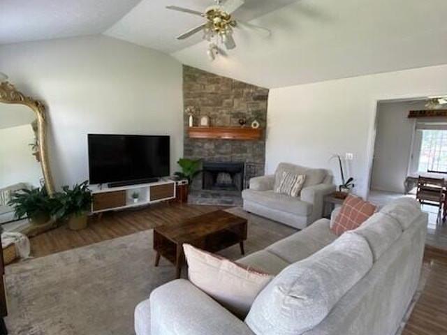 704 Pinoak Drive