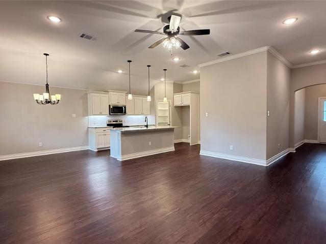 704 Ransom Way