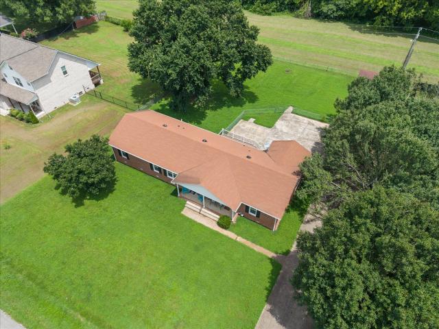 704 Redwood Cir