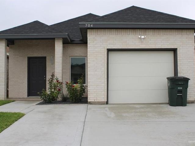 704 W 25th St, Mission, TX 78572