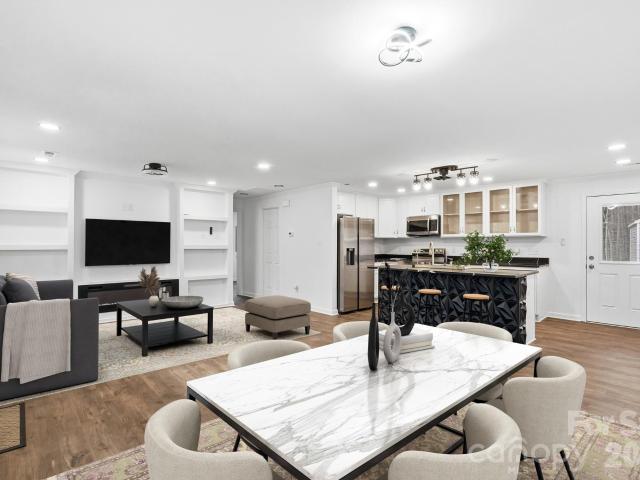 704 W Border St, Dallas, NC 28034 | MLS #4342 | Compass