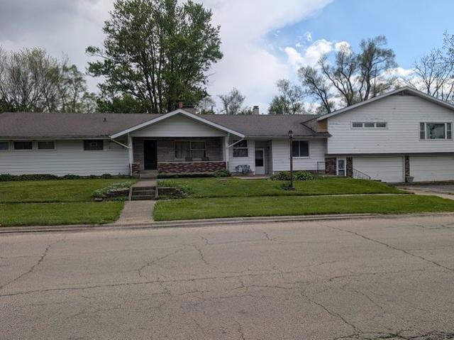 704 W McKinley St, Harvard, IL 60033