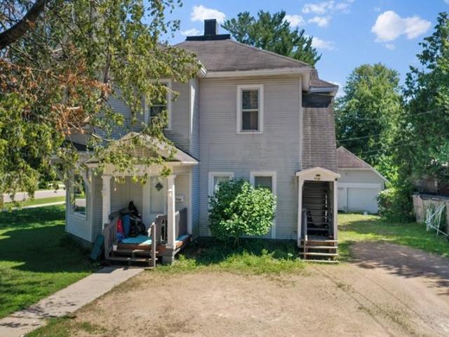 704 W Picnic St, Shawano, WI 54166