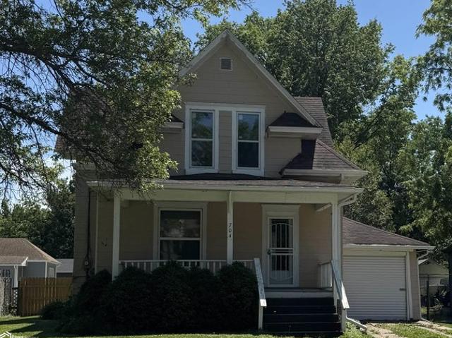 704 W Summit Ave, Shenandoah, IA 51601