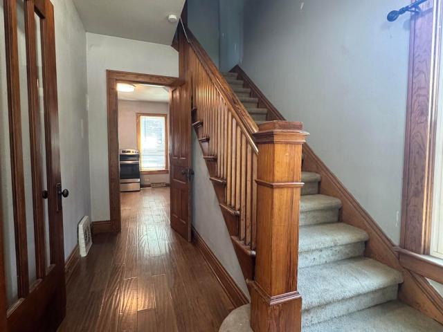 704 W Summit Ave
