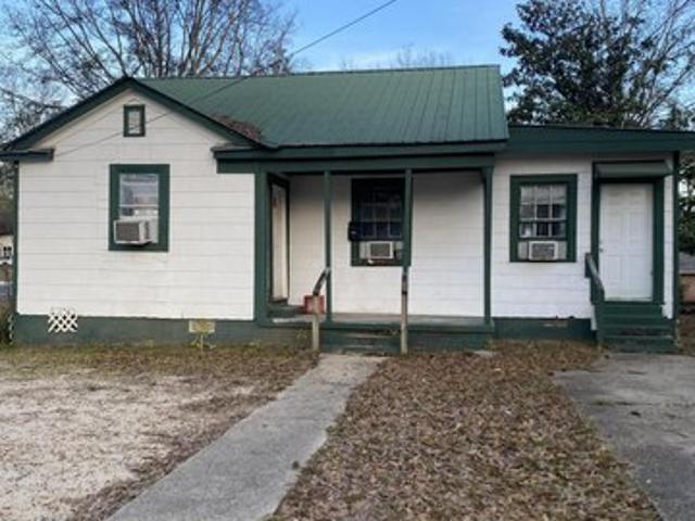 704 Woodland Ct, Hattiesburg, MS 39401