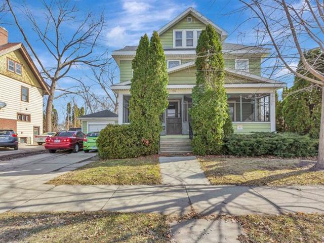 704 Wisconsin St, Oshkosh, WI 54901