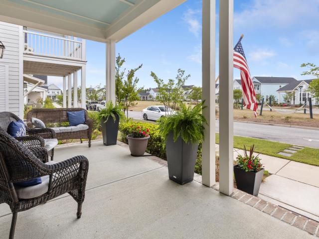 704 Triangle Ln, Summerville, SC 29486 | MLS #26009 | Compass