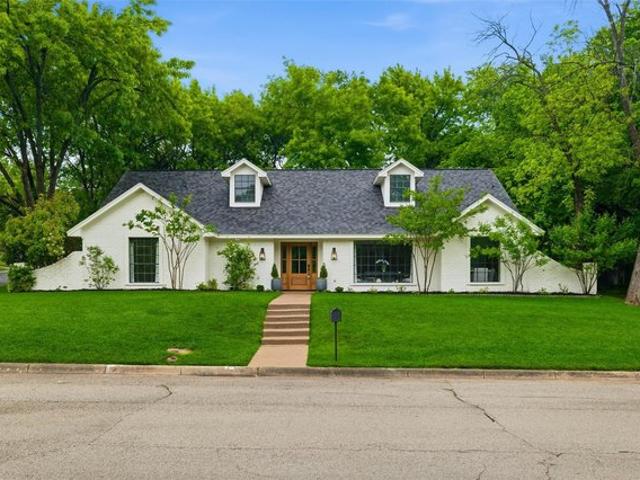 7054 Tamarack Rd, Fort Worth, TX 76116
