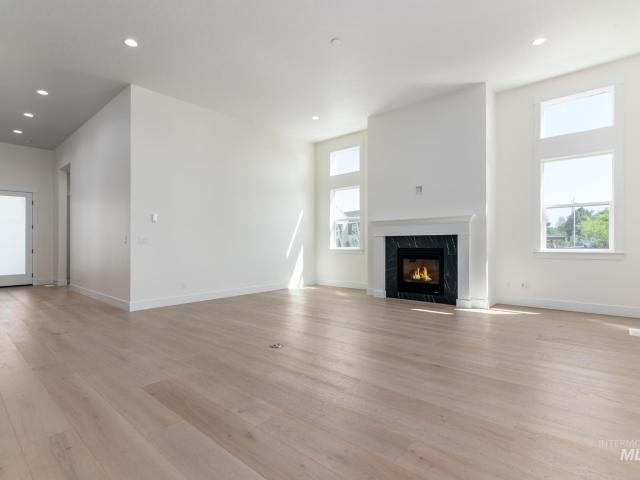 7054 W Cristobal Dr