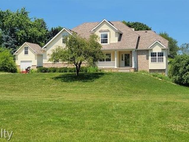 7055 Augustine Ct, Deerfield, MI 48430