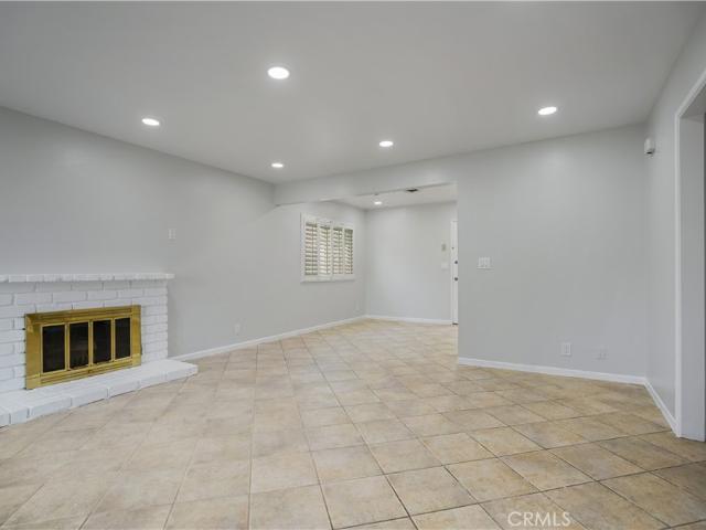 7055 Avenida Leon