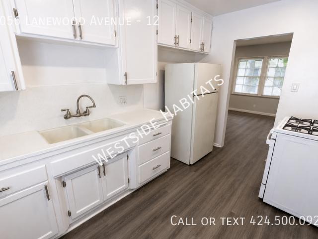 7056 Lanewood Gorgeous, fully renovated building located in Hollywood